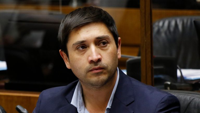 Diputado Miguel Calisto (Demócratas) es querellado por el Consejo de ...